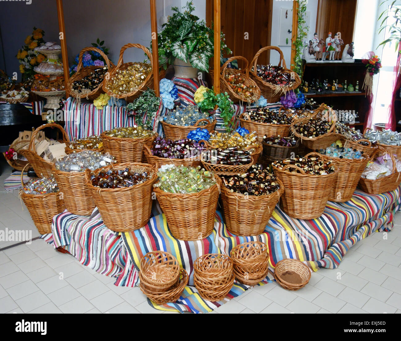 Mulher de capote Banque de photographies et d’images à haute résolution ...