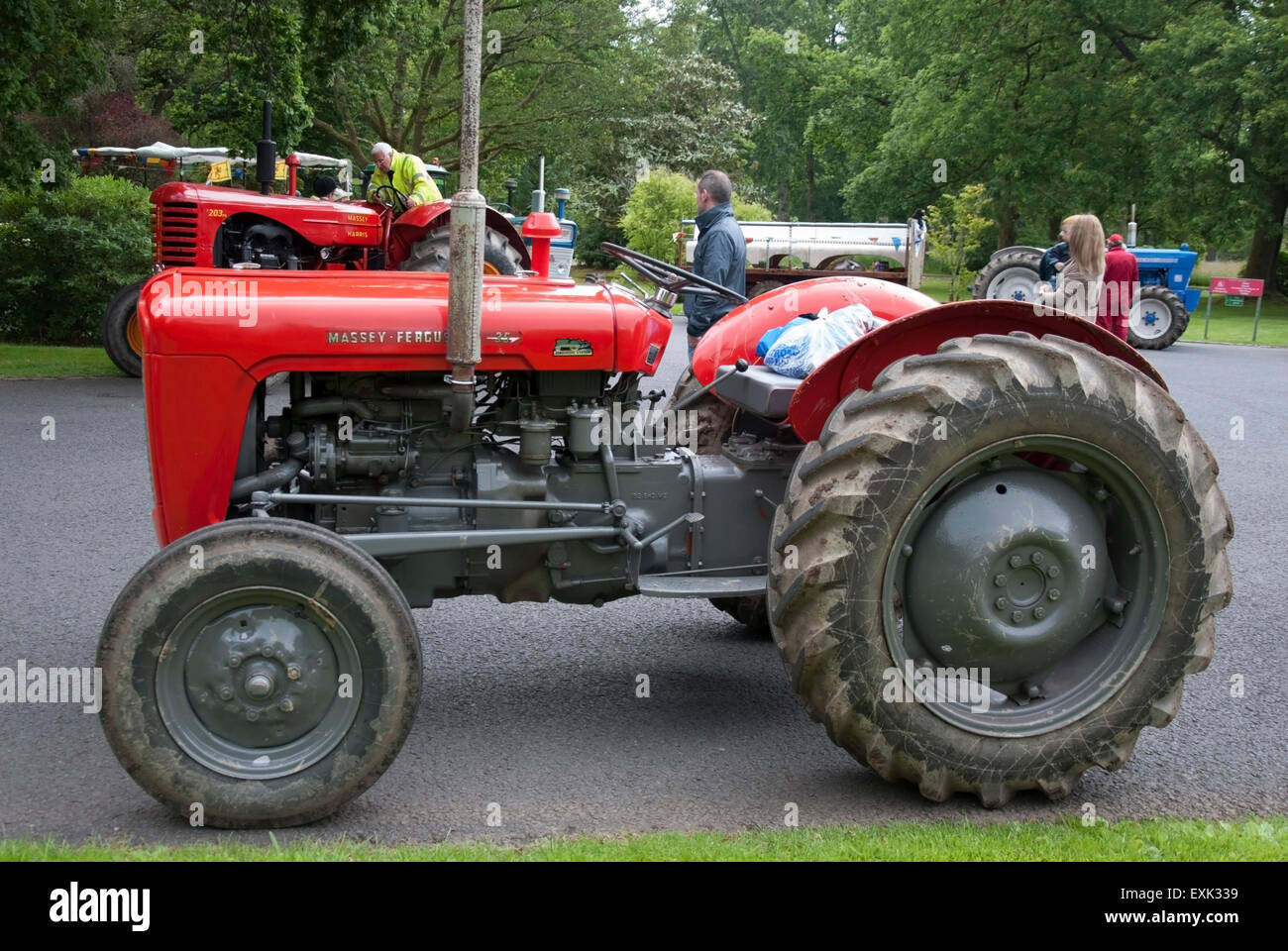 Red massey ferguson Banque de photographies et d’images à haute ...