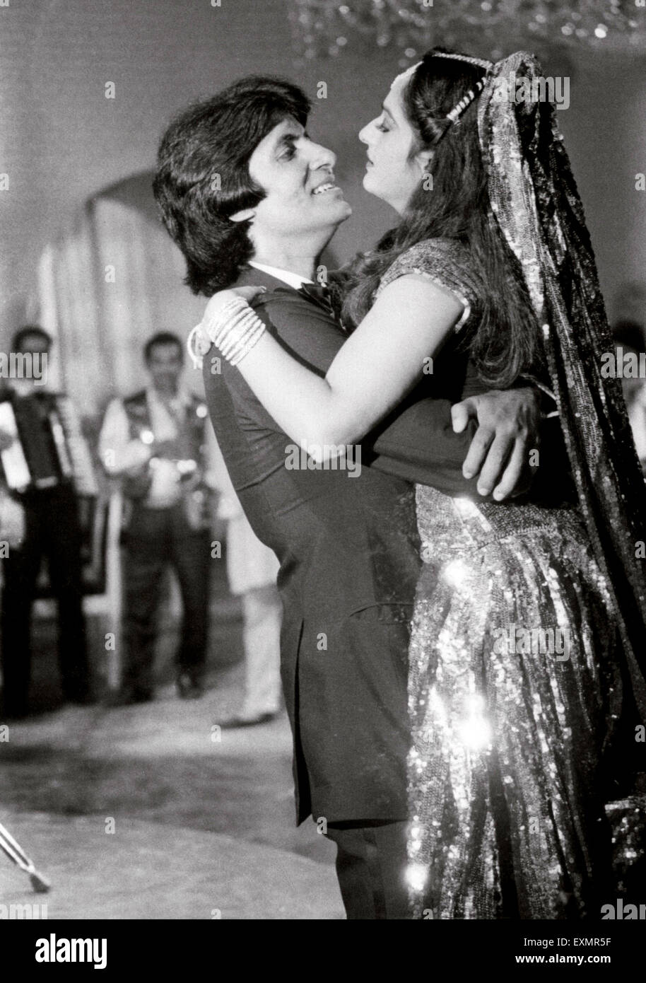 Bollywood acteur indien Amitabh Bachchan et l'actrice Jaya Prada en ...