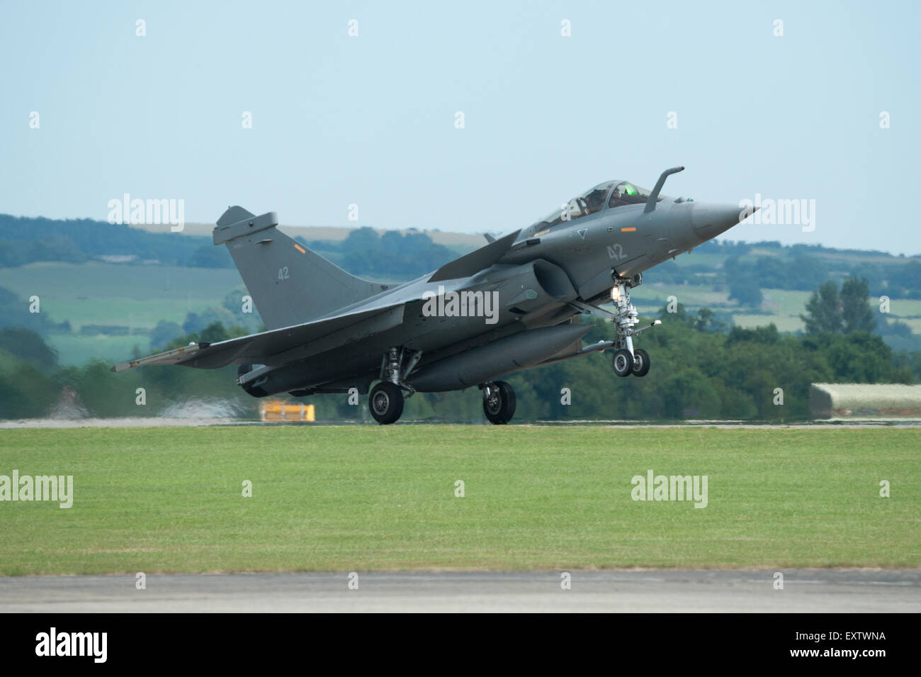 Le Dassault Rafale M est un bimoteur français canard, aile delta, l ...