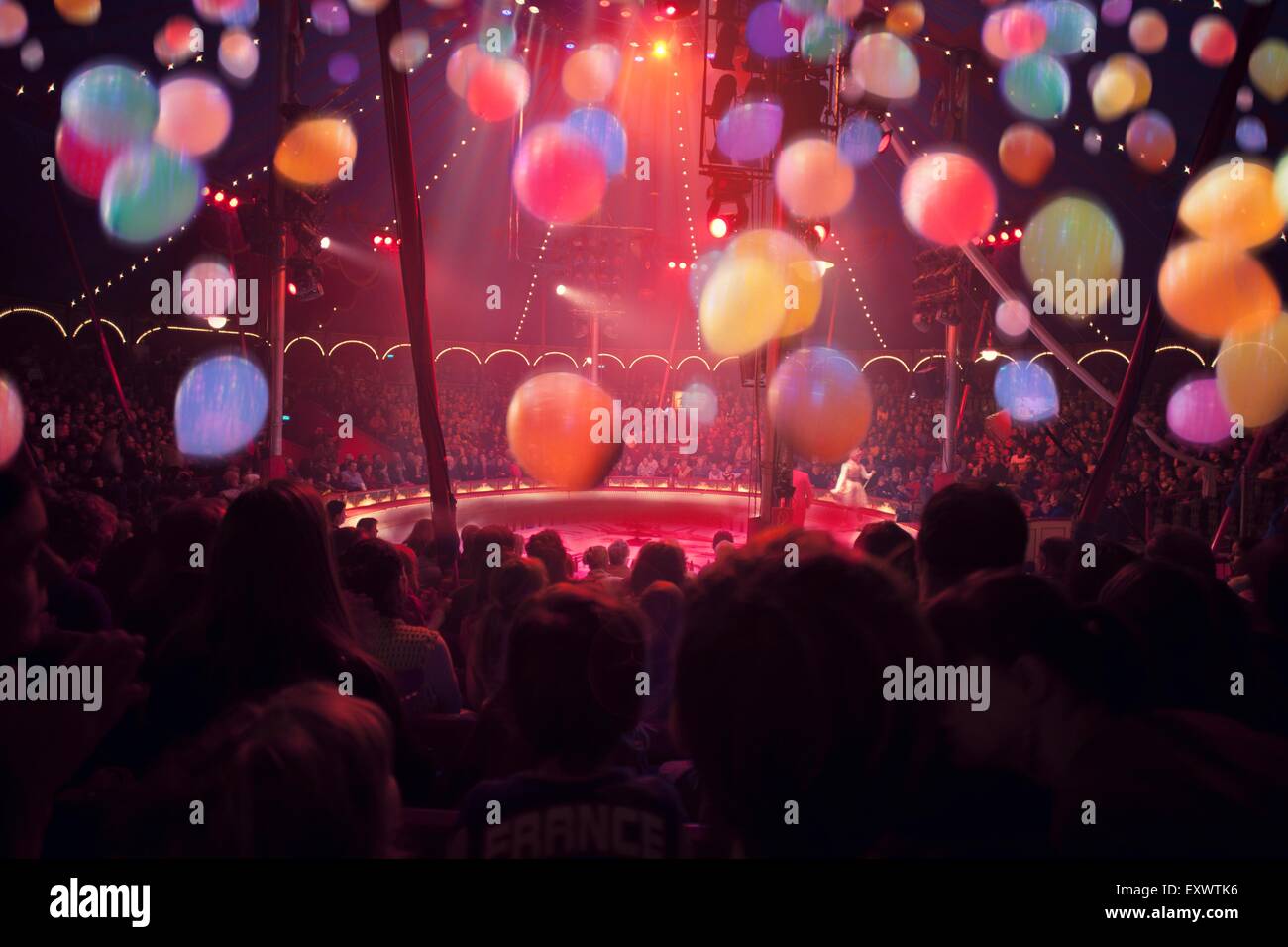 Spectateurs cirque Banque de photographies et d’images à haute ...