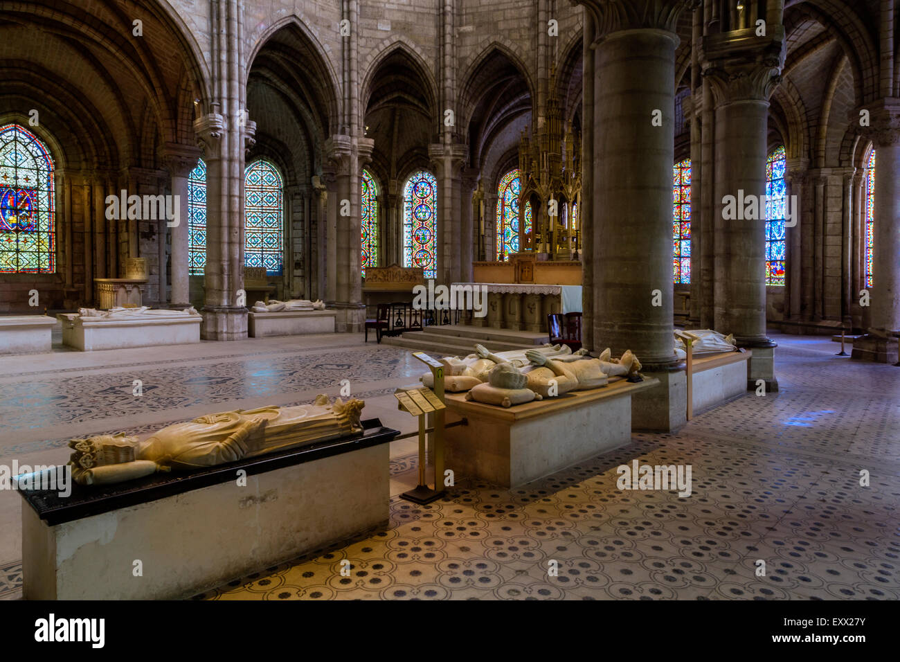Basilique saint denis chapiteau Banque de photographies et d’images à ...