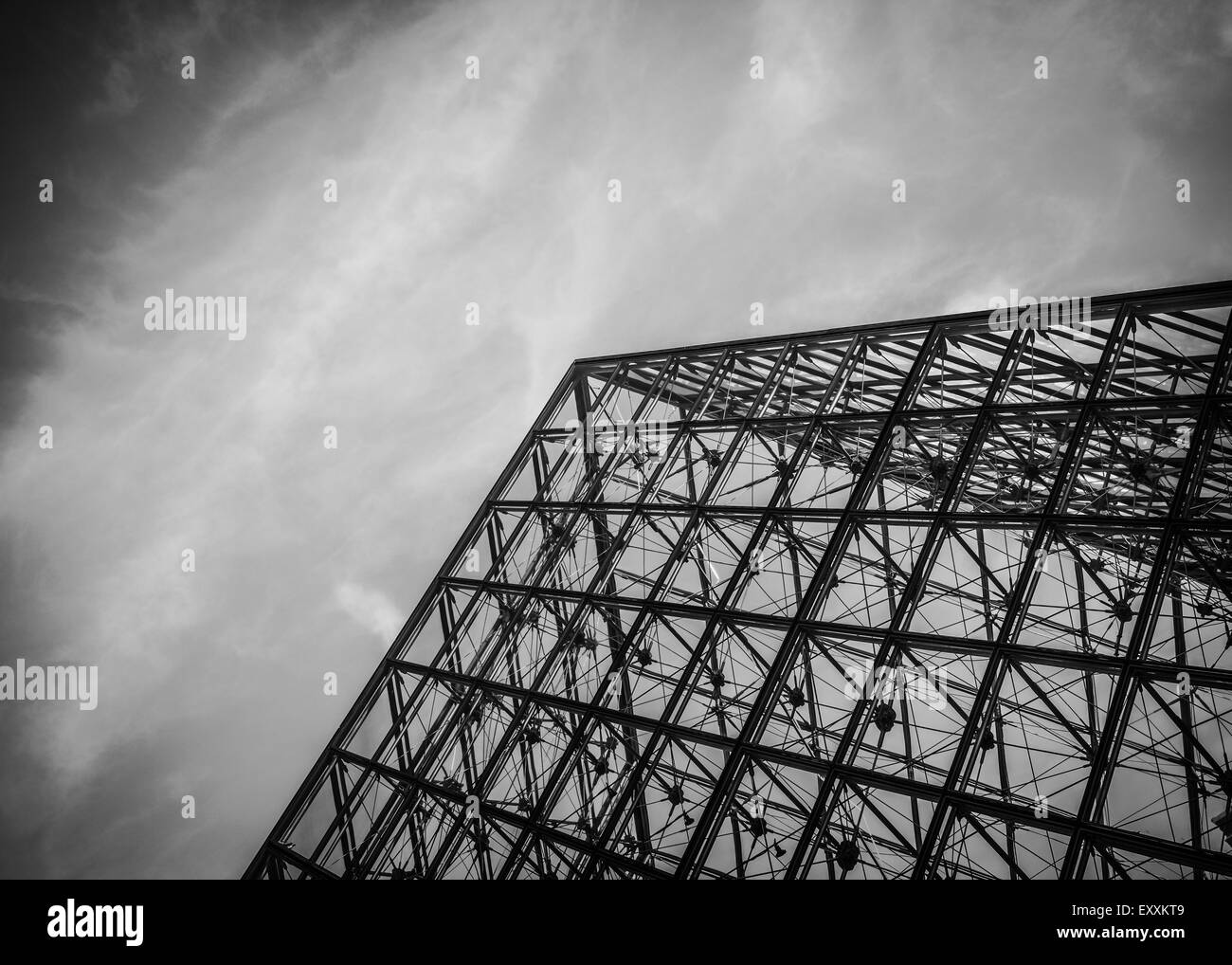 Triangle du louvre Banque de photographies et d’images à haute ...