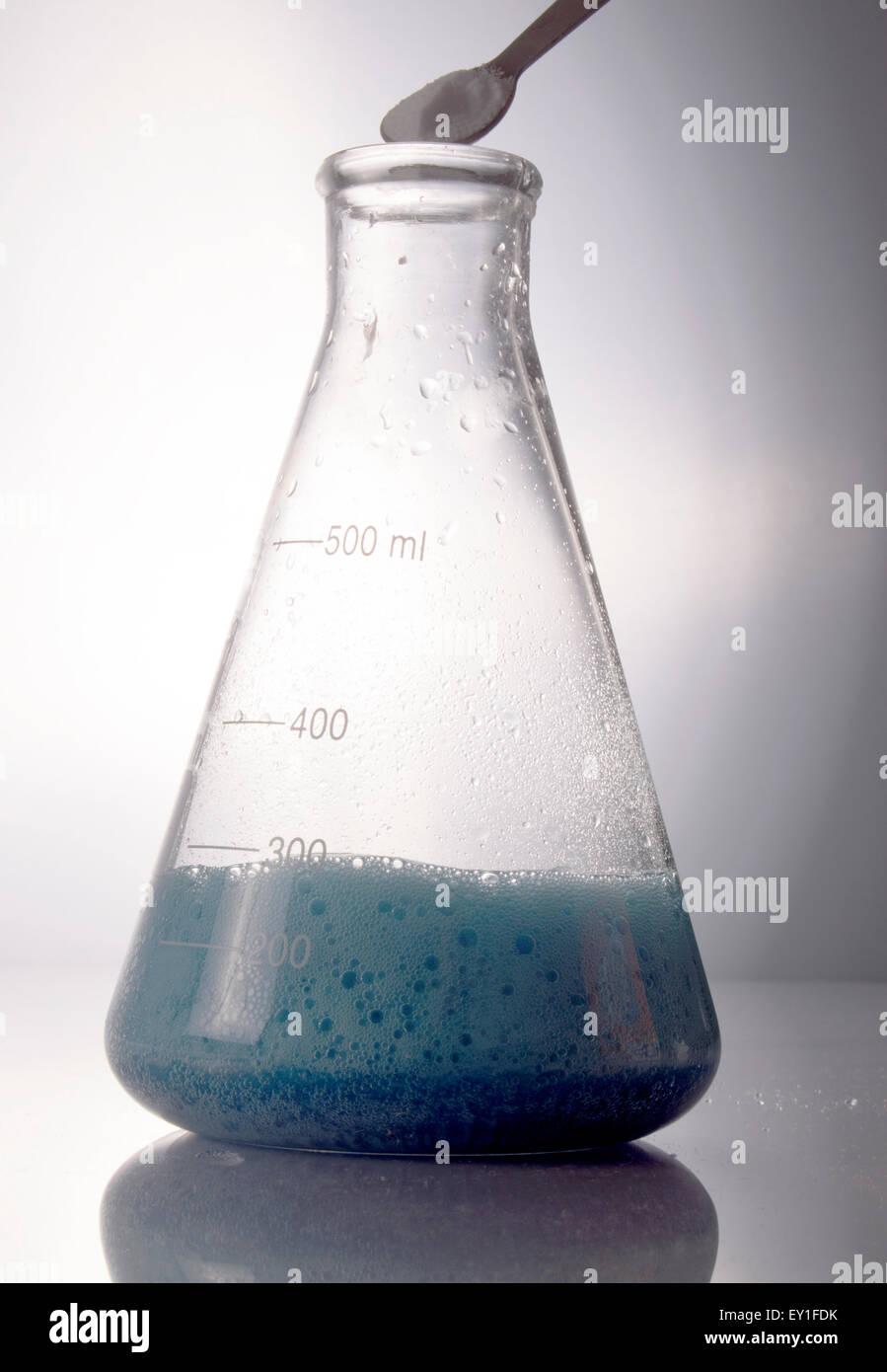 Erlenmeyer Flask Banque d'image et photos - Alamy