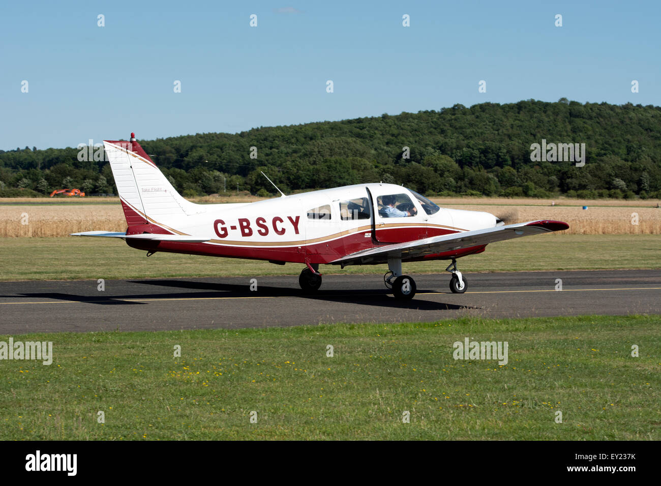 Piper pa28 cherokee pa 28 Banque de photographies et d’images à haute ...