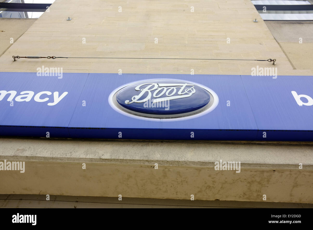 Boots shop Banque de photographies et d’images à haute résolution - Alamy