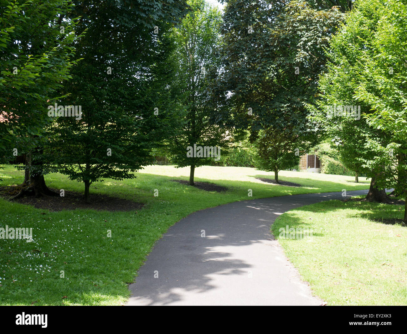 Courbe de chemin Banque de photographies et d’images à haute résolution ...