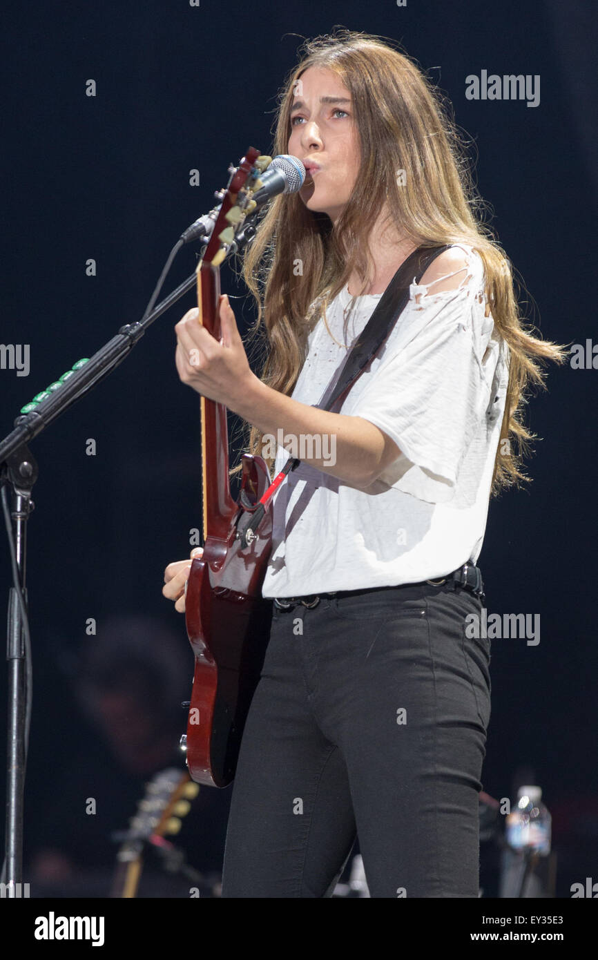 Danielle haim Banque de photographies et d’images à haute résolution ...