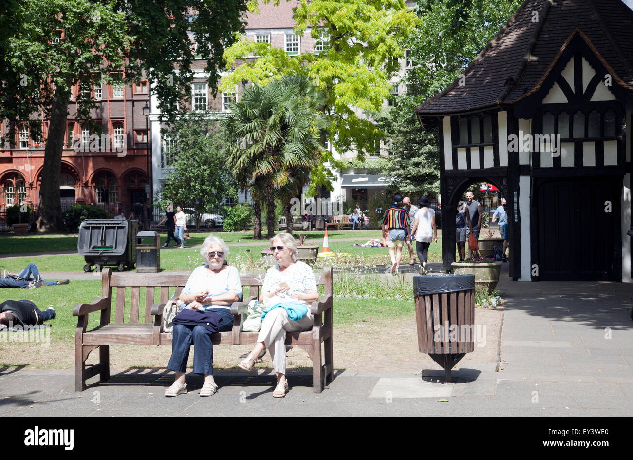 Soho square london gardens Banque de photographies et d’images à haute ...