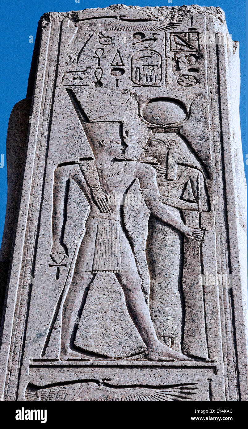 Karnak, Louxor, Egypte. Temple de Karnak sacré pour dieu Amon : le ...