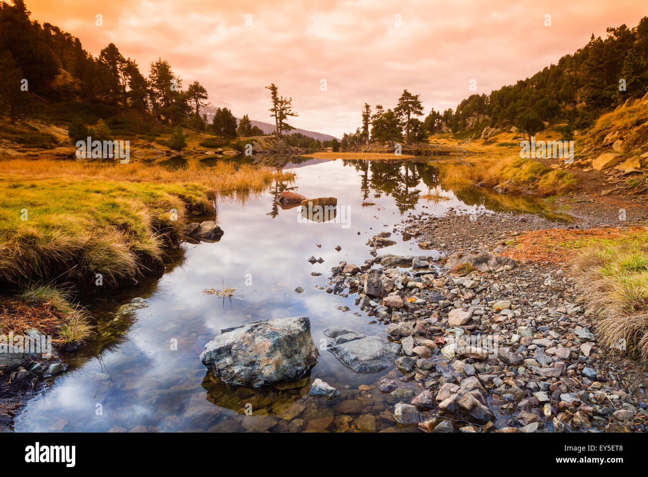 Lac achard Banque de photographies et d’images à haute résolution - Alamy