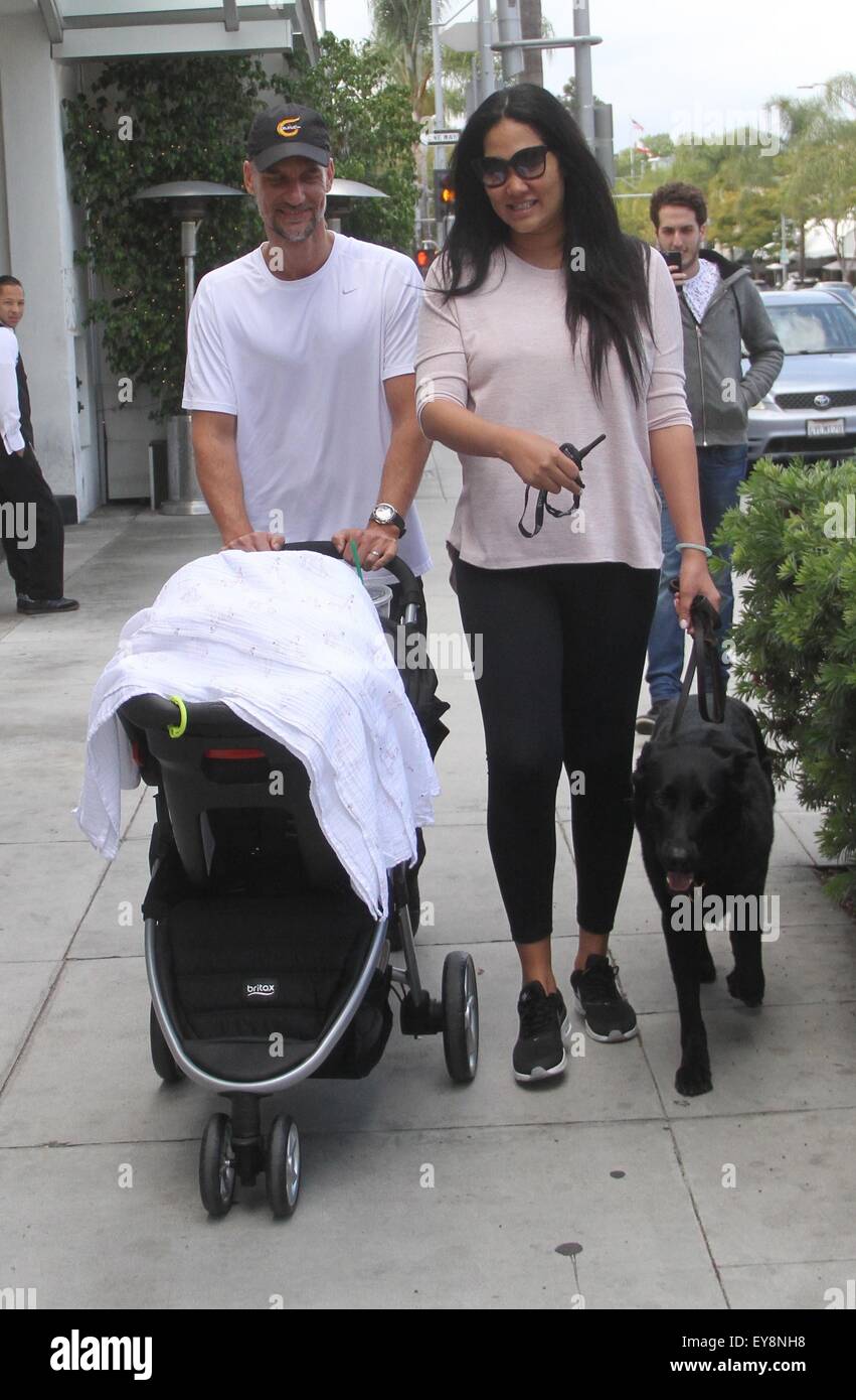 Retrouvez Lee Simmons et son mari Tim Leissner repéré avec leur fils ...