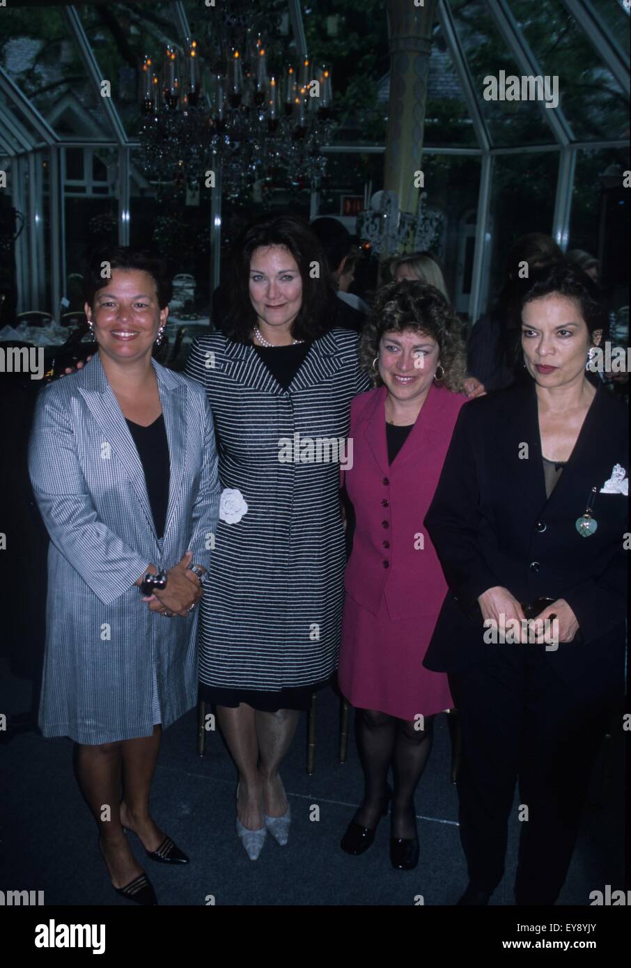 LYNDA CARTER avec Debra Lee Bianca Jagger(r).Wonder women-women in ...