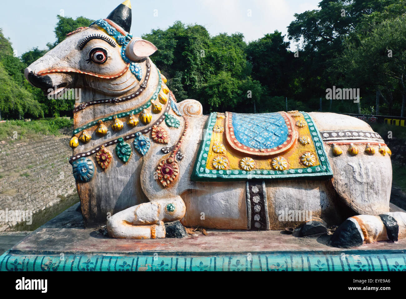 Statue de taureau shivas Banque de photographies et d’images à haute résolution - Alamy