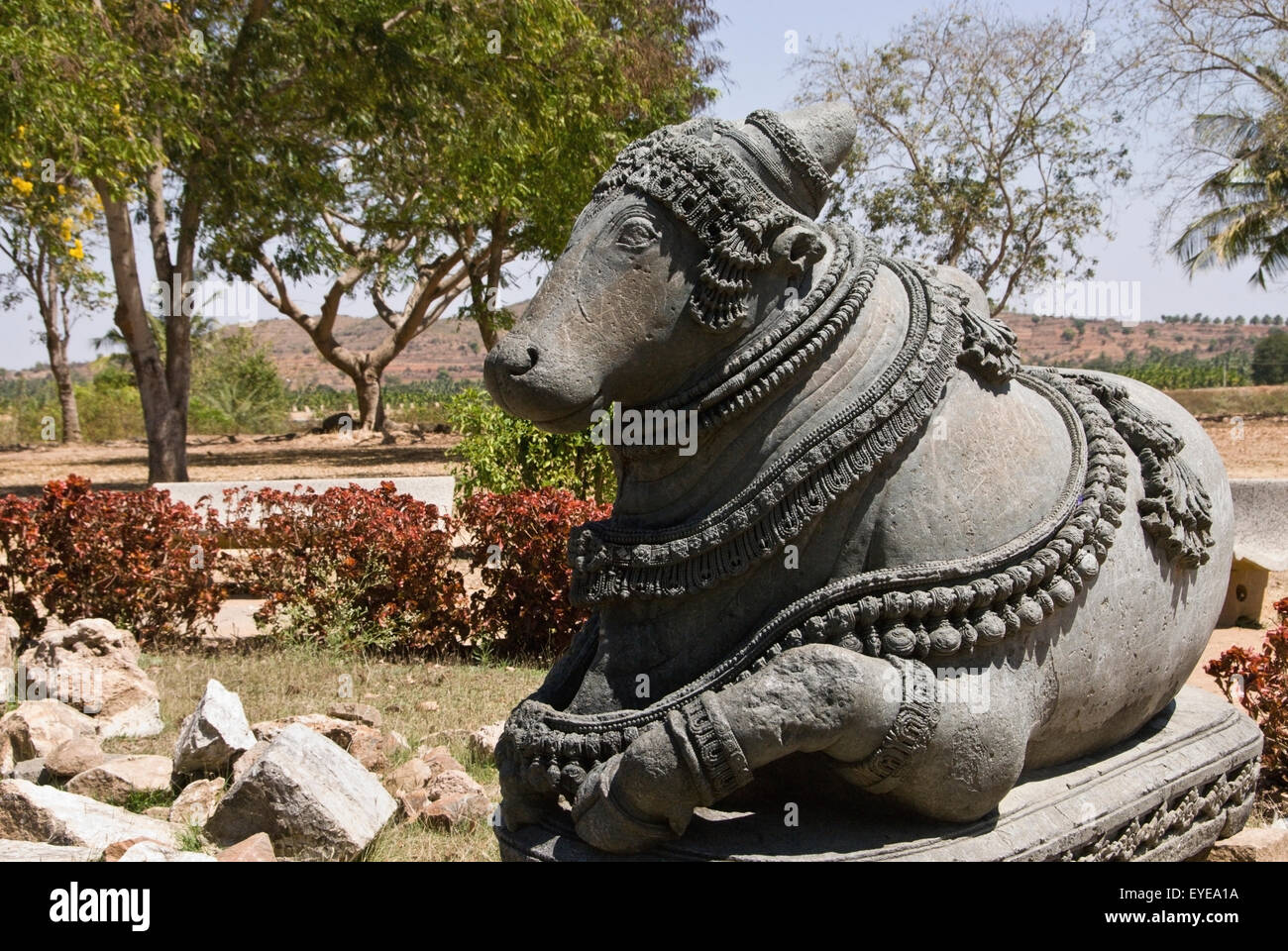 Statue de taureau shivas Banque de photographies et d’images à haute résolution - Alamy