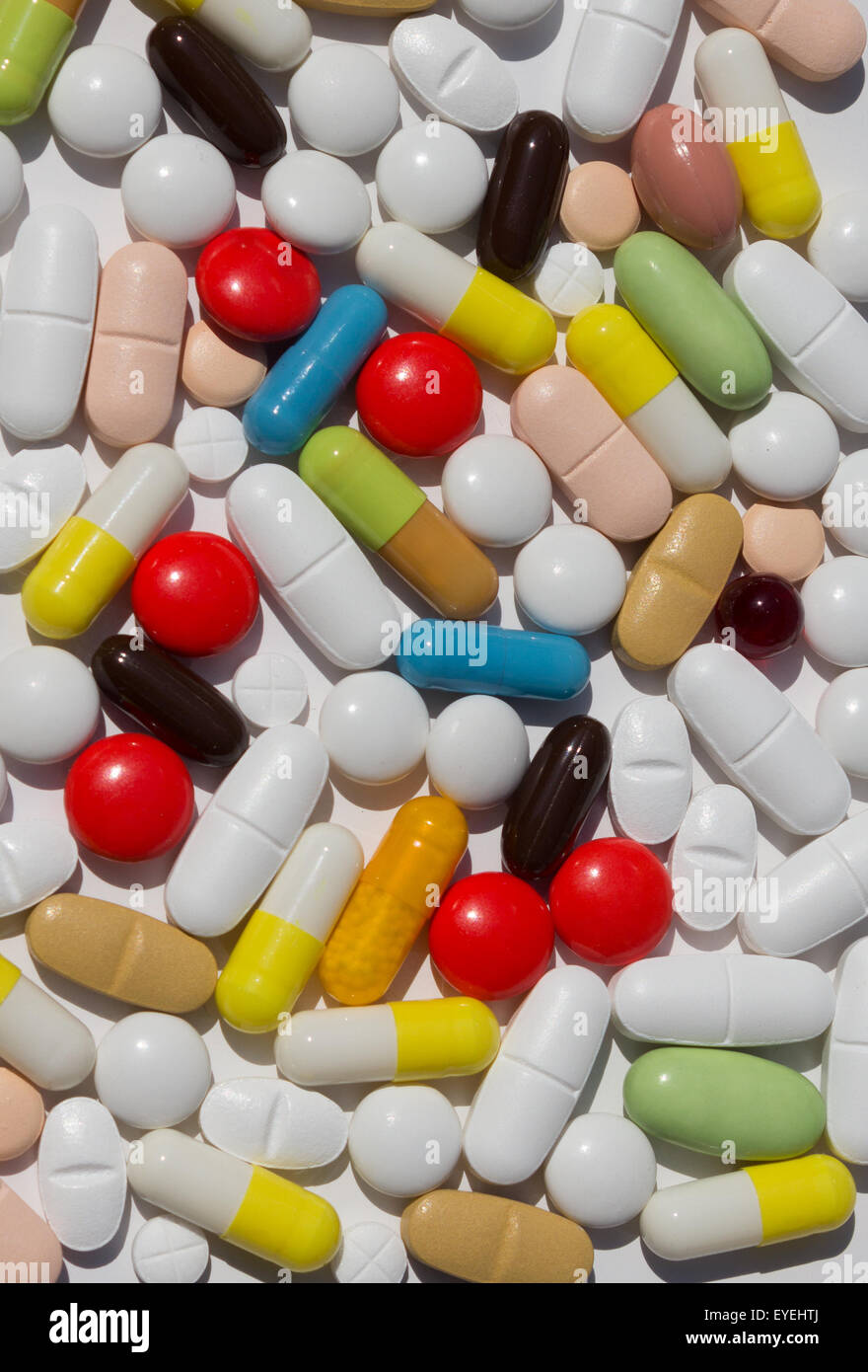 Gelules de comprimes orange Banque de photographies et d’images à haute ...