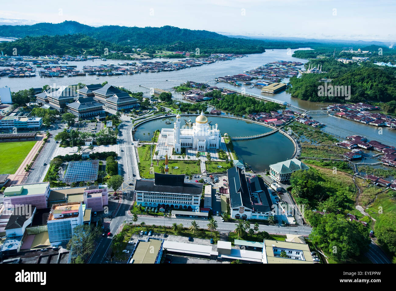 Vue aérienne de Bandar Seri Begawan, la capitale de Brunei, Bandar Seri Begawan, Brunei Photo ...