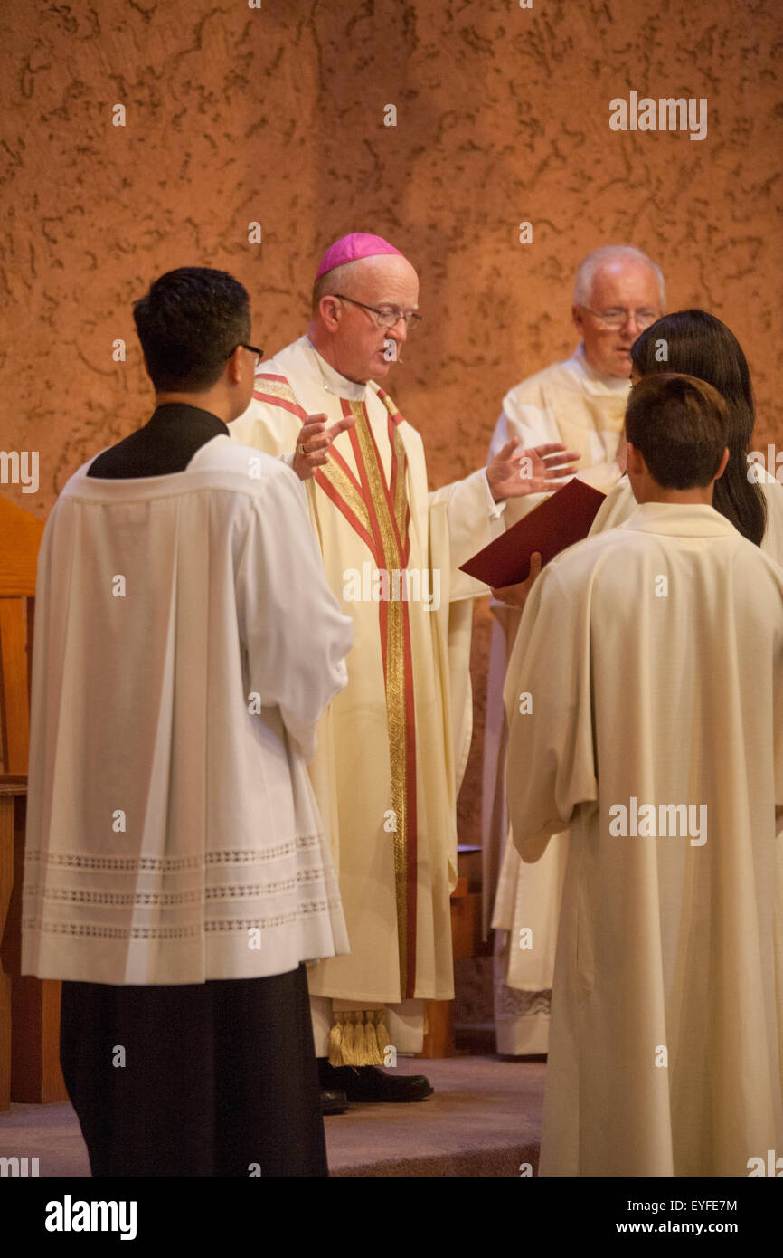Confirmation adulte catholique Banque de photographies et d’images à ...