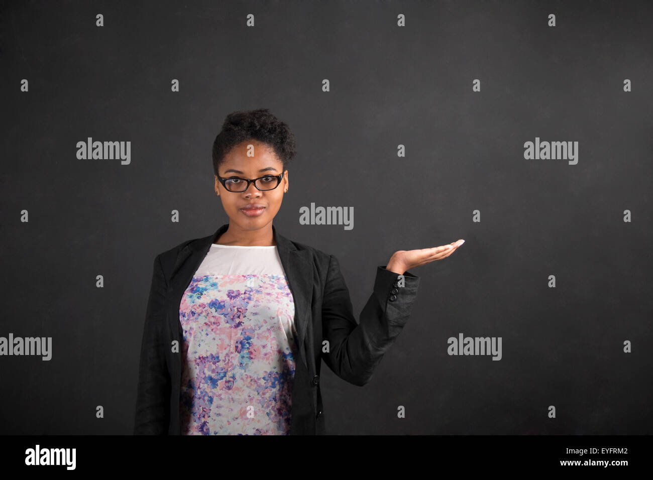 L'Afrique du Sud ou African American woman enseignant ou étudiant ...