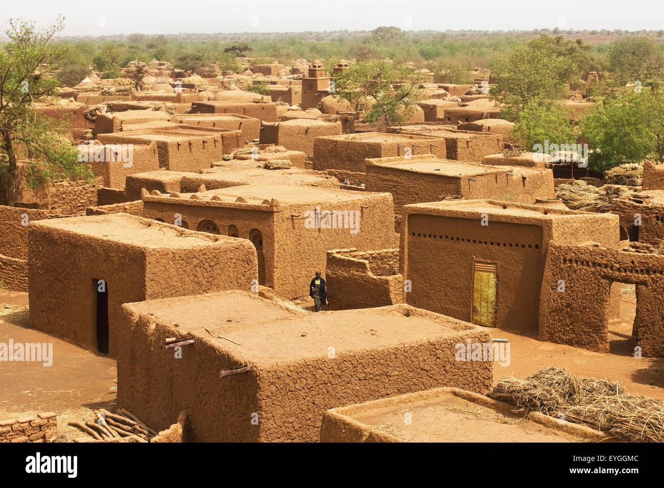 Au Niger, le Centre du Niger, Tahoa, du toit de sa célèbre mosquée de ...
