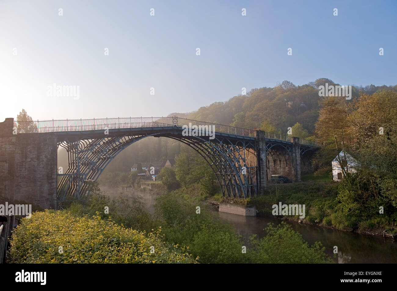 Premier pont de fer dans le monde a été construit par Abraham Darby III ...