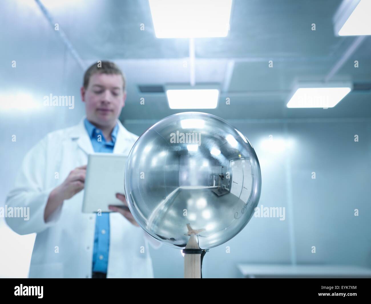 Champ électromagnétique Banque de photographies et d’images à haute ...