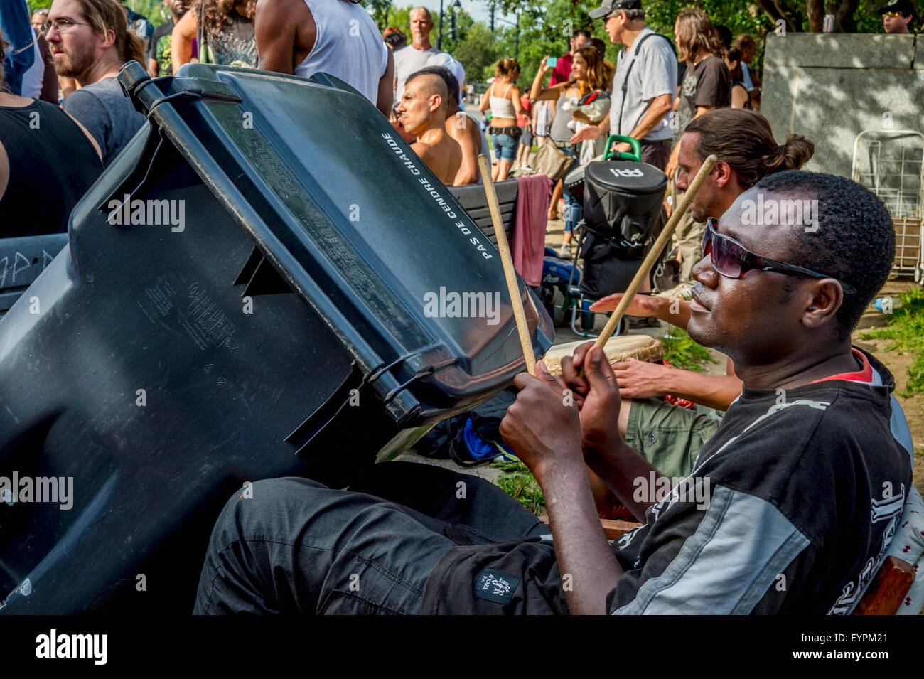 Tam tams Banque de photographies et d’images à haute résolution - Alamy