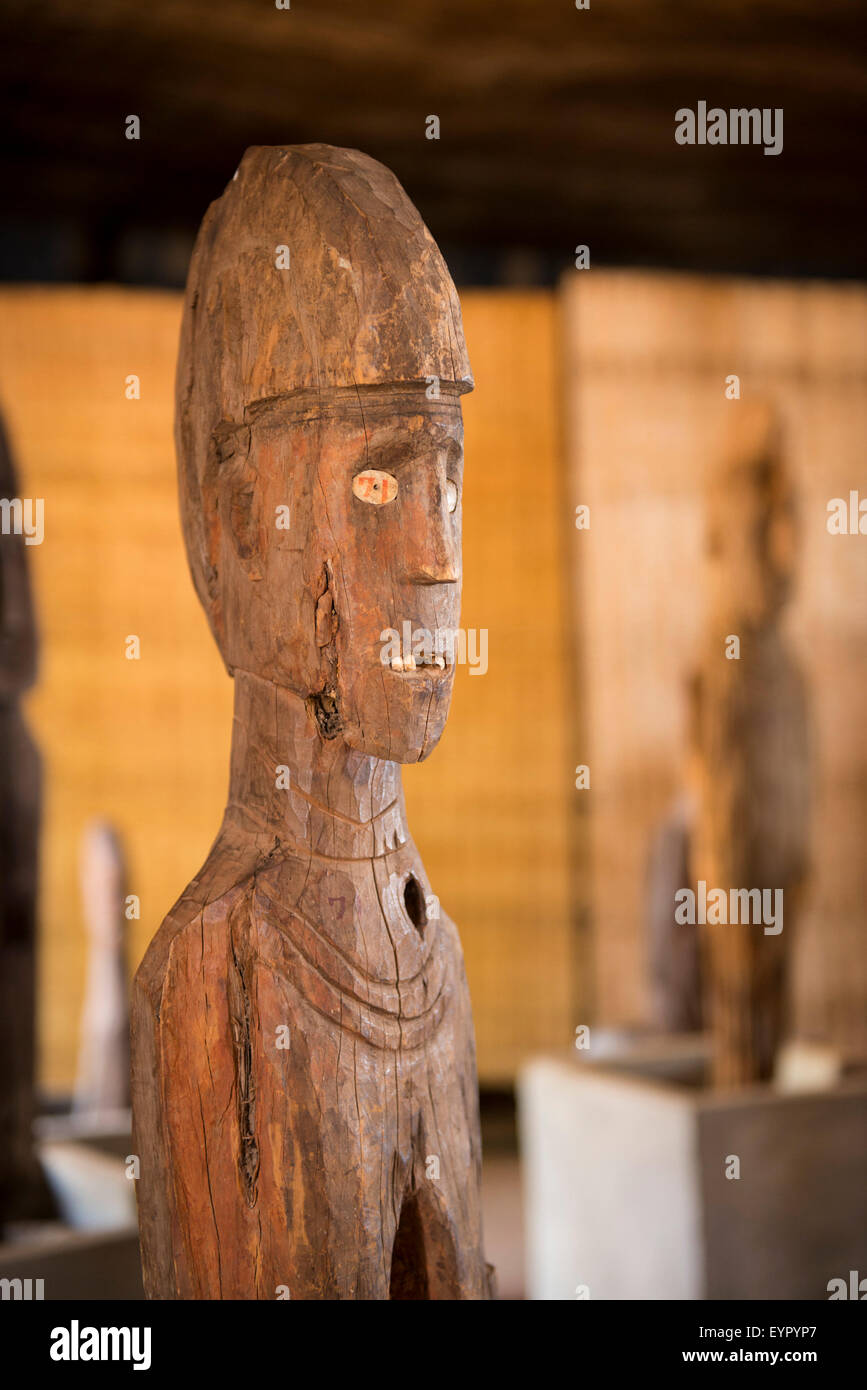 Waga Konso (totems) affiché dans le Musée Konso, Ethiopie Photo Stock ...