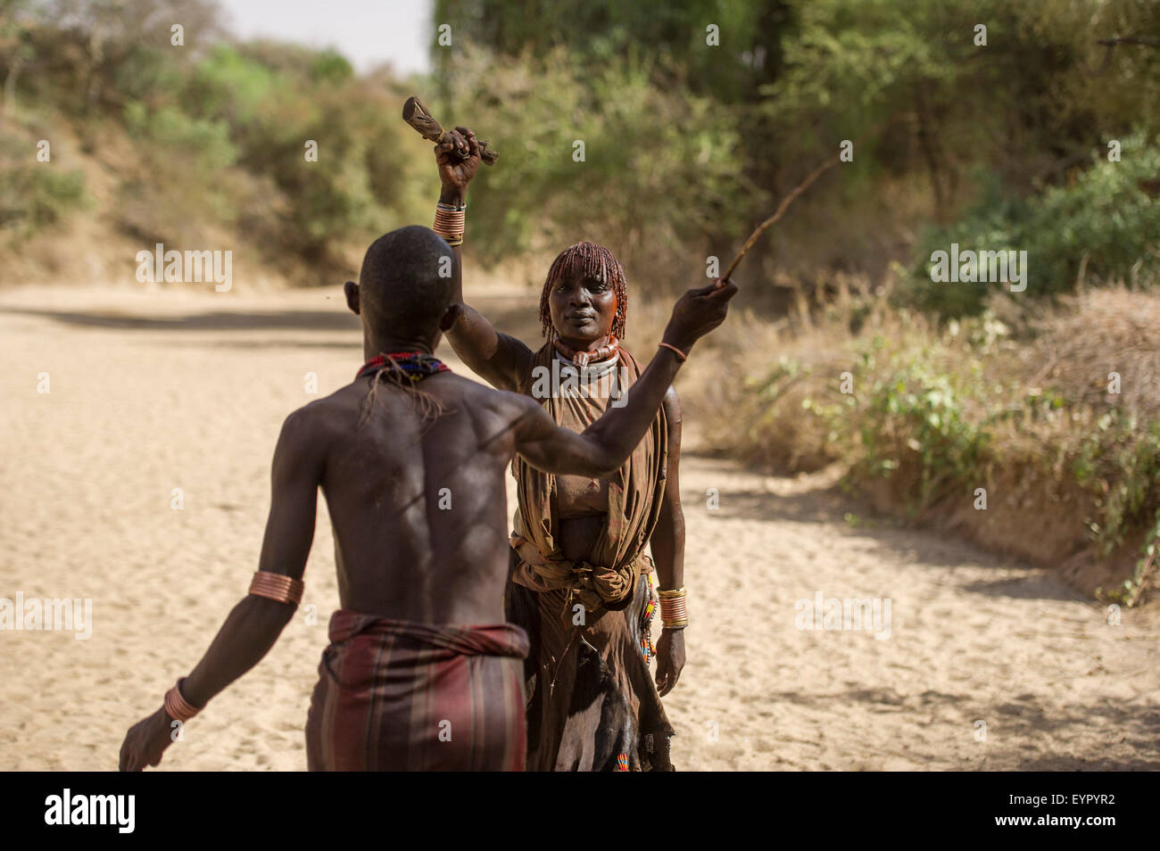 Fouetter femme Banque de photographies et d’images à haute résolution ...