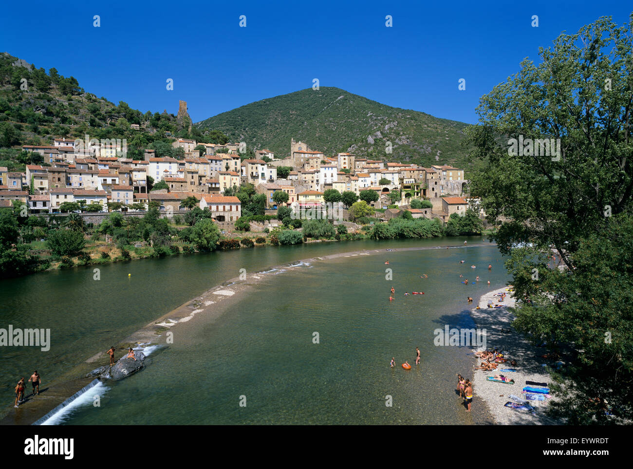 France herault roquebrun village orb Banque de photographies et d’images à haute résolution - Alamy