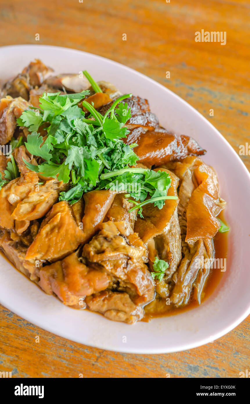 L'étuvée thaï cuisse de porc aux 5 épices [ka pa moo-lo] Photo Stock ...