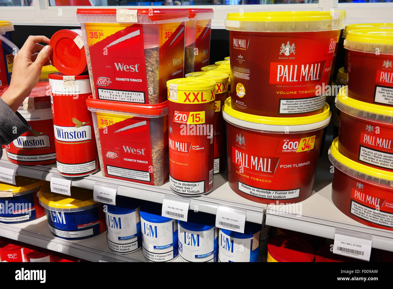 Pall mall cigarette Banque de photographies et d’images à haute ...