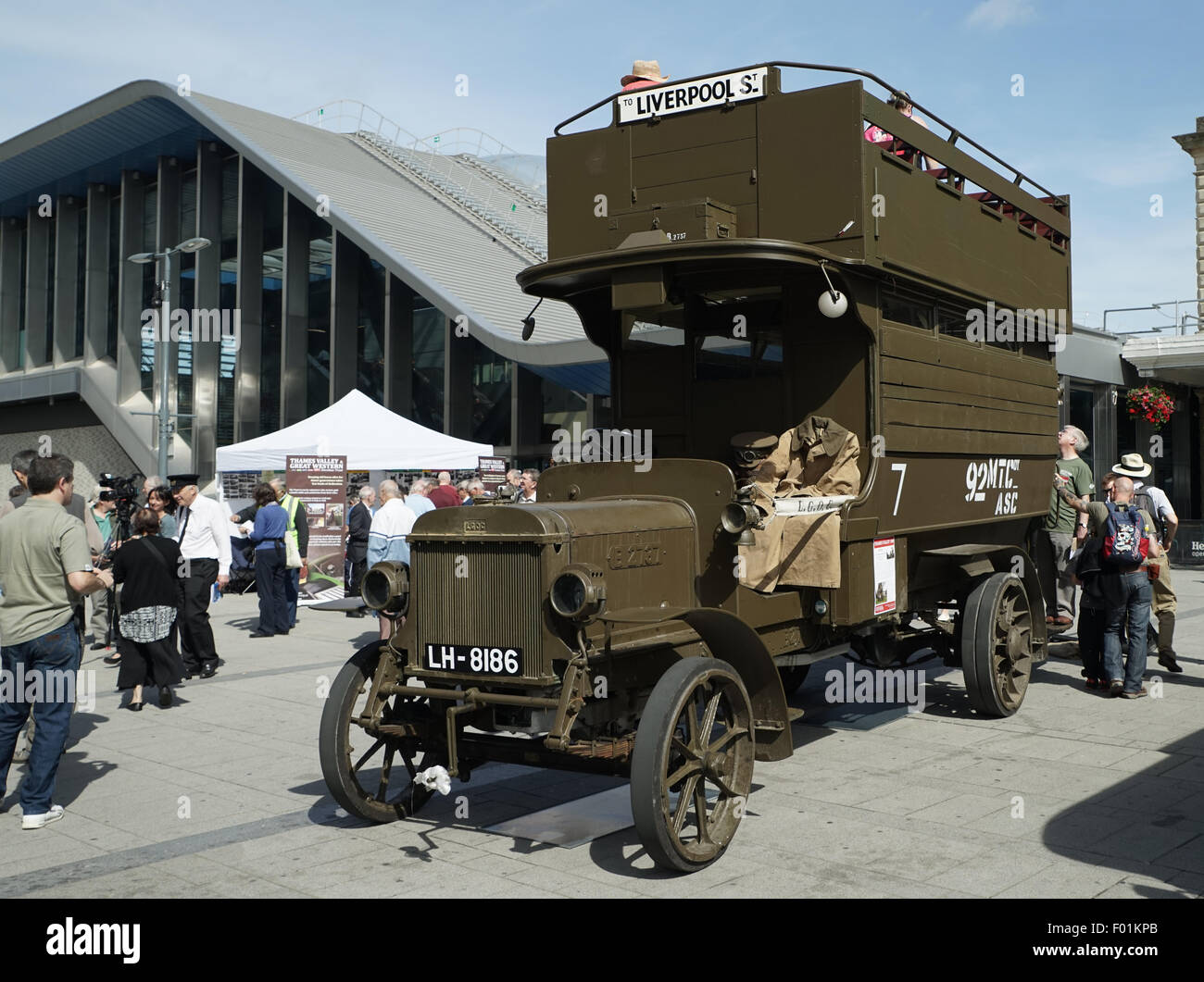 B type bus Banque de photographies et d’images à haute résolution - Alamy