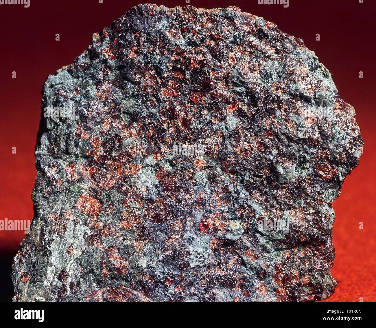 Eclogite metamorphic rock Banque de photographies et d’images à haute ...