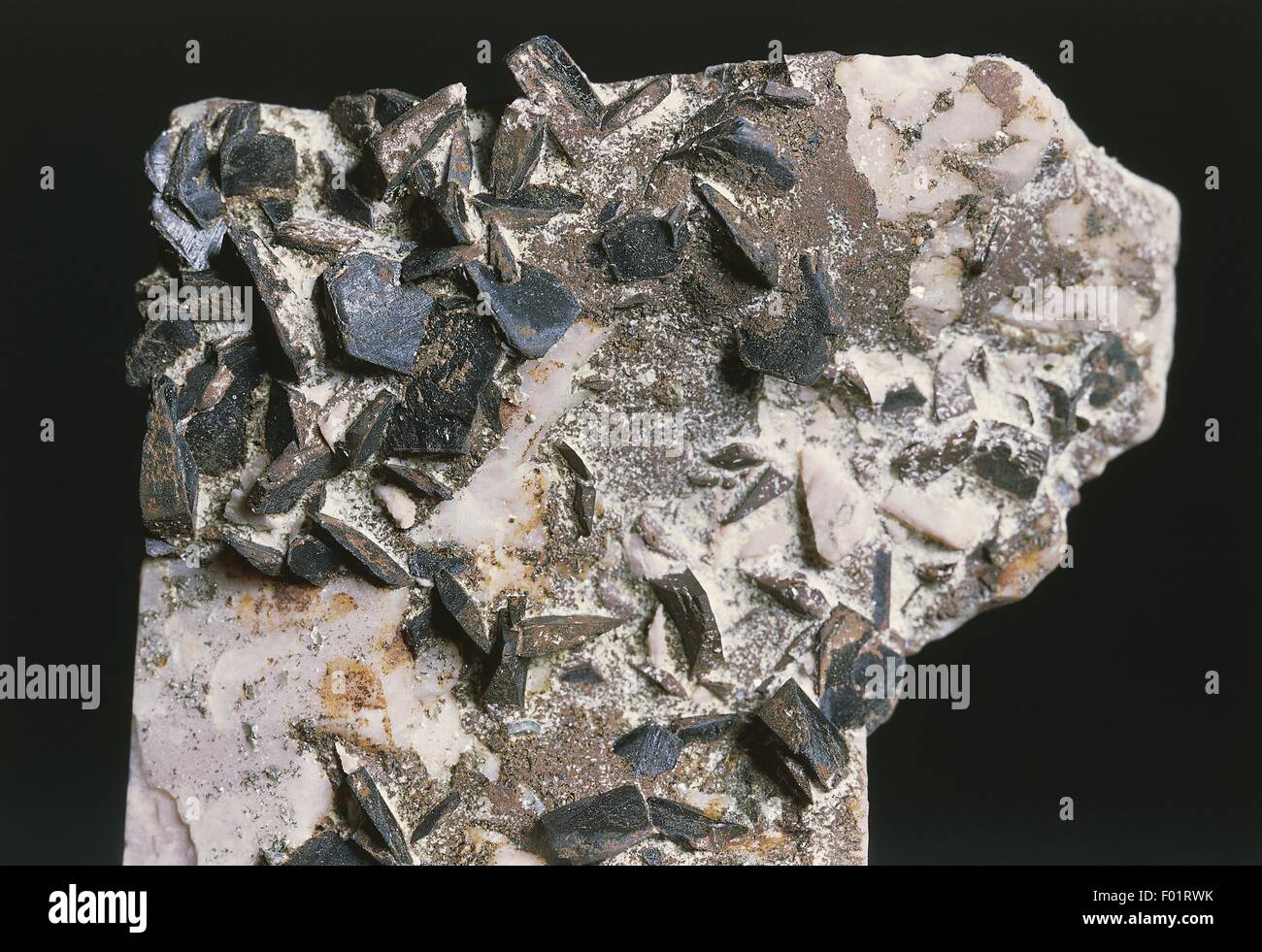 Calcium silicate hydroxide Banque de photographies et d’images à haute ...