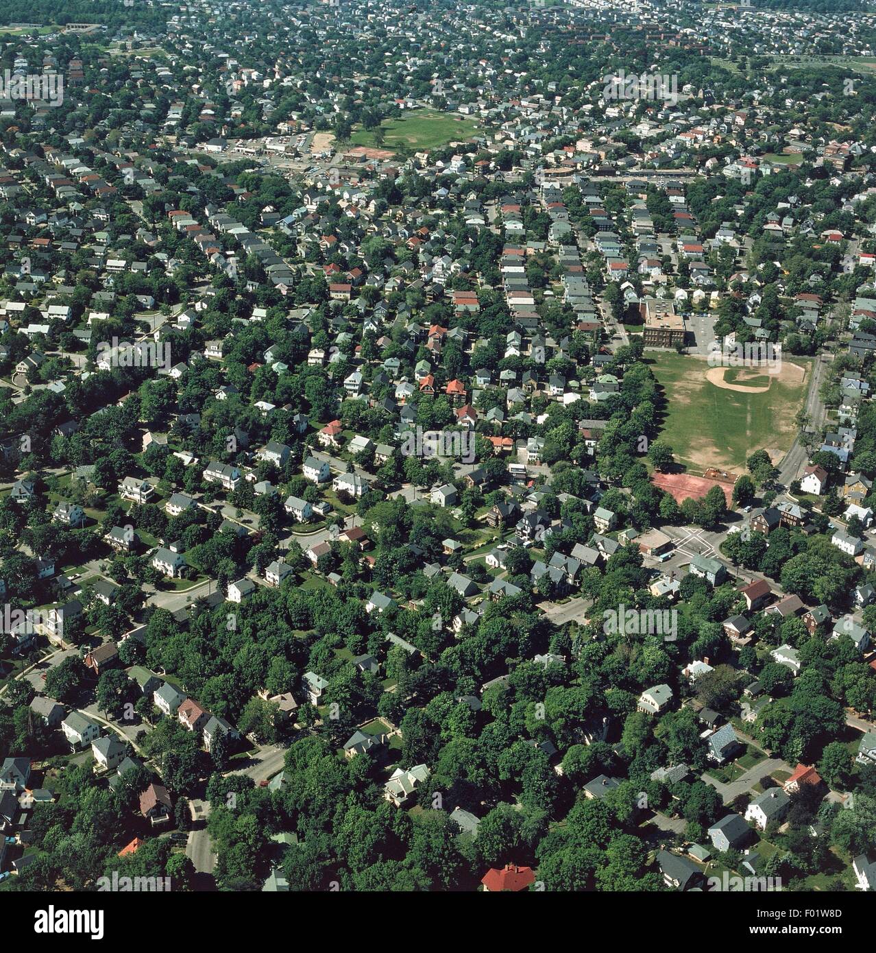 Vue aérienne de quartiers d'habitation de la ville de Boston ...