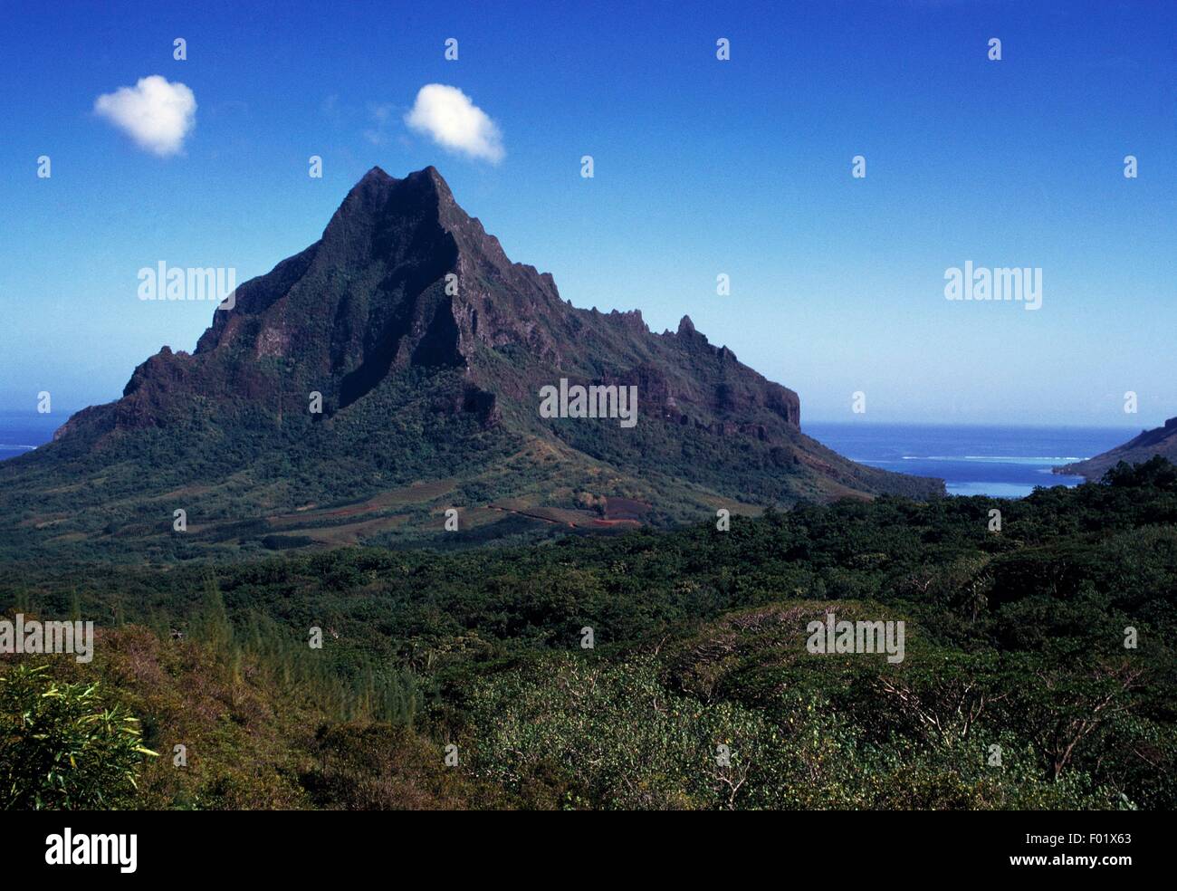 Mont Rotui, Moorea, îles de la société, Polynésie française (pays d ...