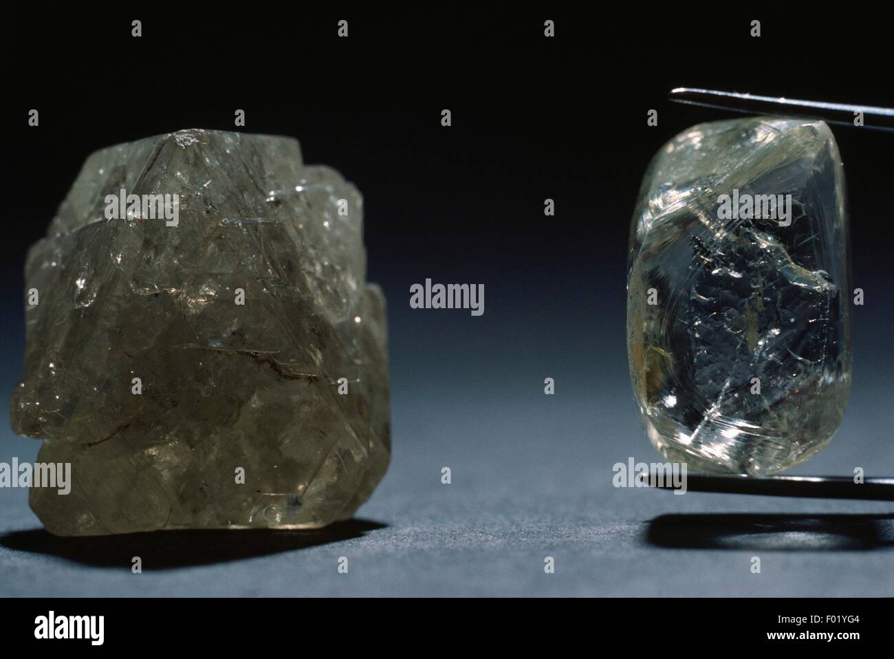 Diamants bruts Banque de photographies et d’images à haute résolution ...