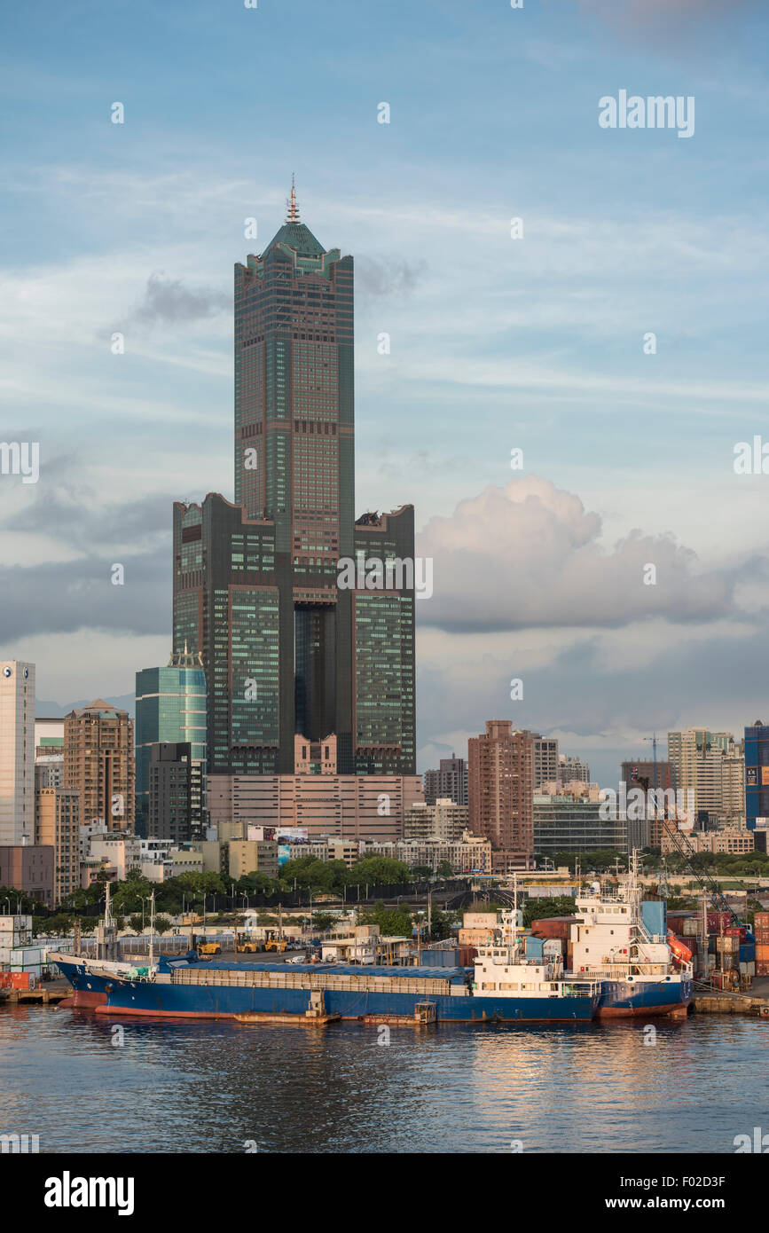 85 sky tower Banque de photographies et d’images à haute résolution - Alamy