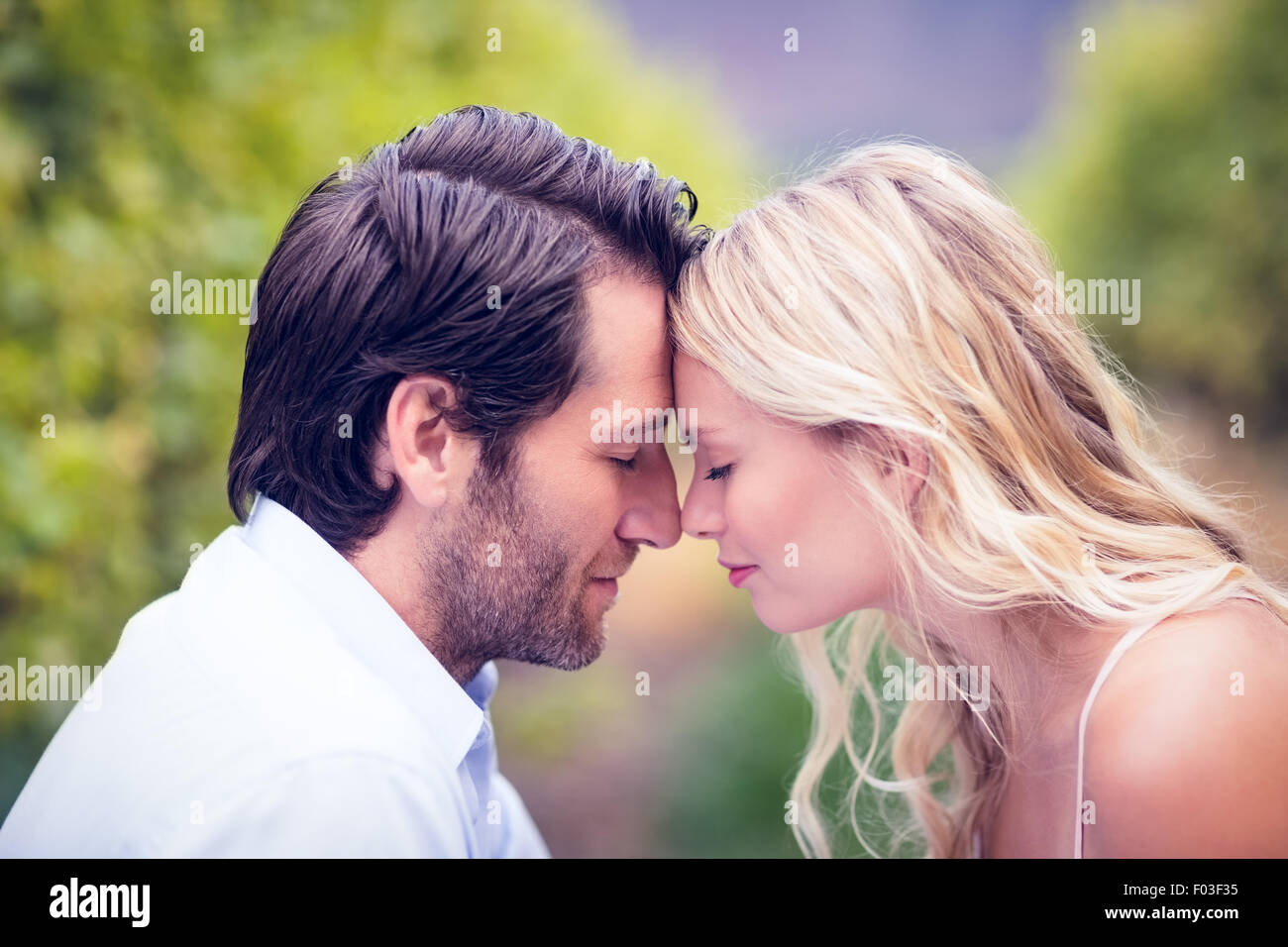 Assis face à face Banque de photographies et d’images à haute ...