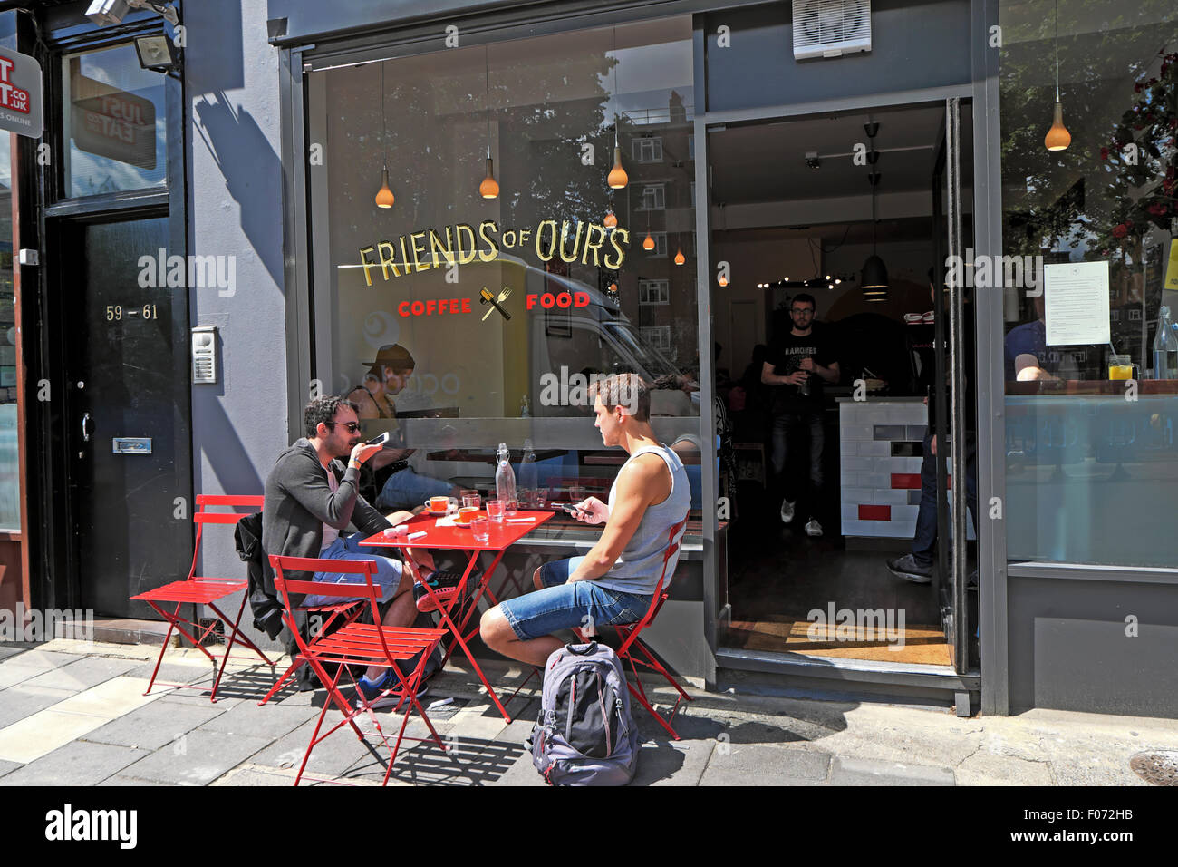 Cafe de ours Banque de photographies et d’images à haute résolution - Alamy