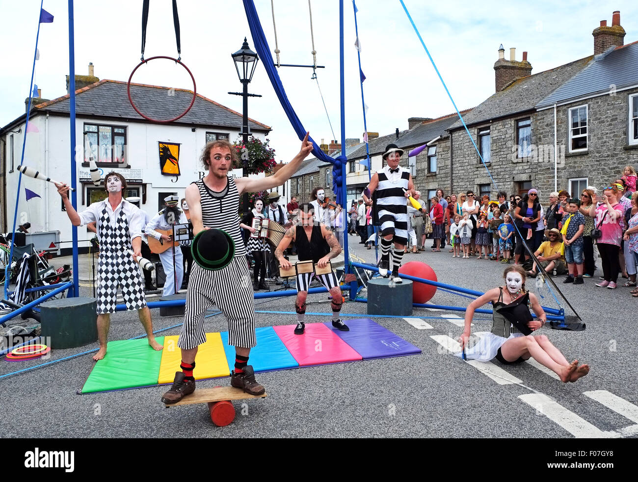 Carnaval de cirque de rue Banque de photographies et d’images à haute ...