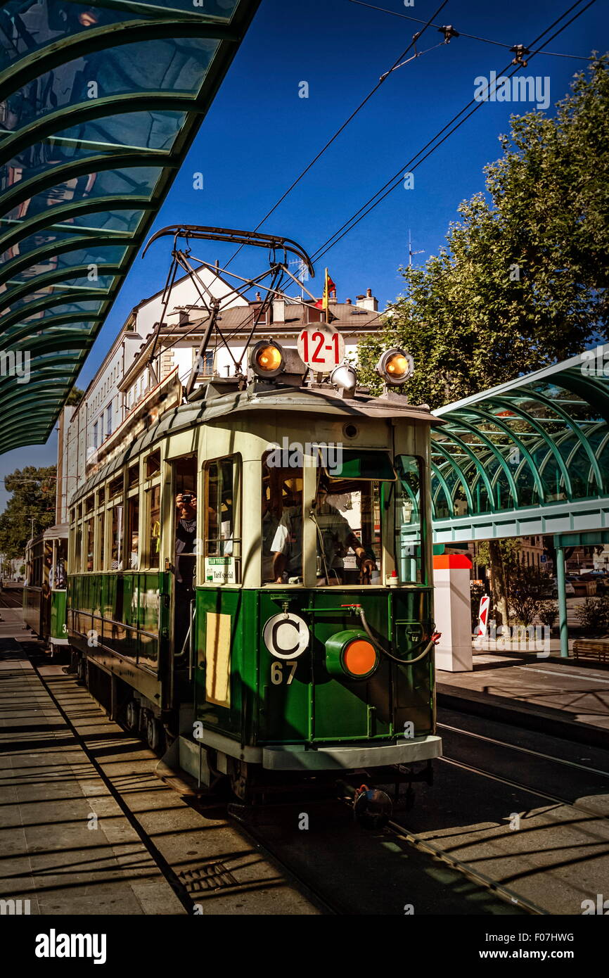 Tramway historique et touristique par jour, Genève, Suisse Photo Stock ...