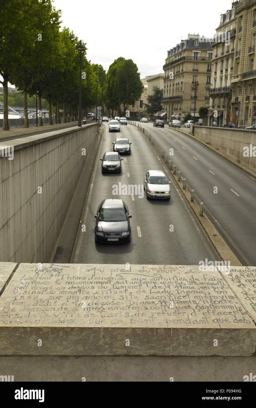Entrance of pont de lalma tunnel in paris Banque de photographies et d ...