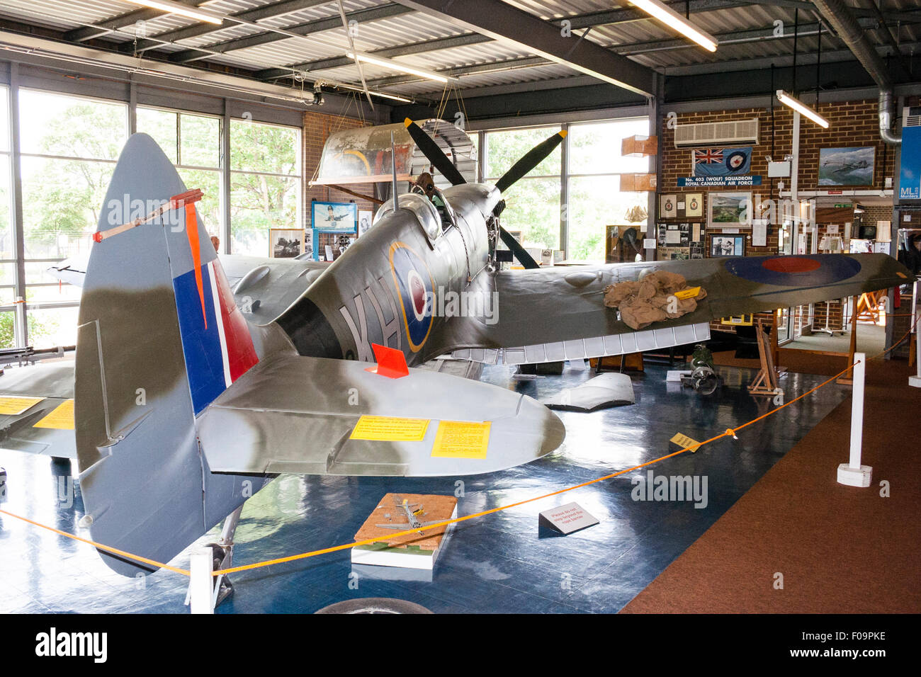 Intérieur de la Spitfire et Hurricane Memorial Museum à Manston, Kent ...