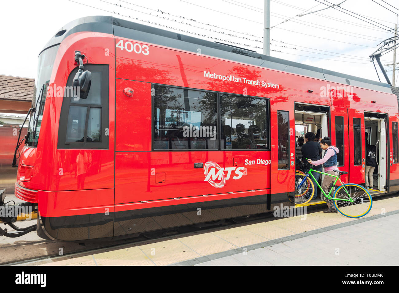 Transport métropolitain Banque de photographies et d’images à haute ...
