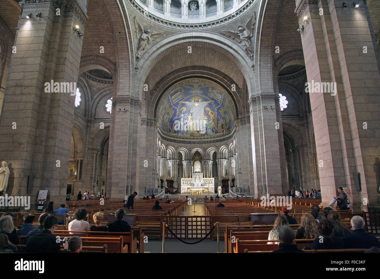 Intérieur de la Basilique du Sacré-Cœur de Paris.Sacré-Cœur l'Eglise ...