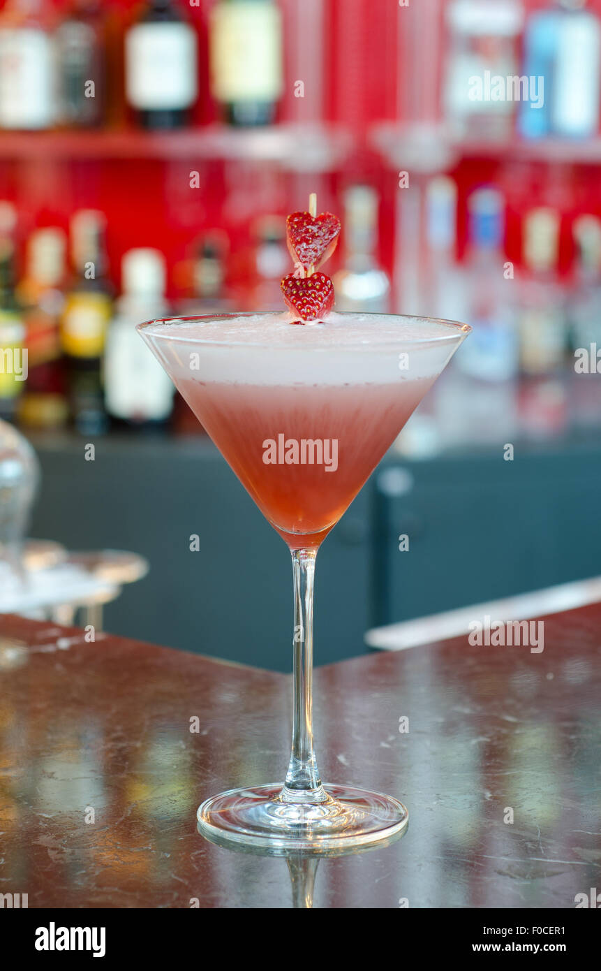 Pink lady cocktail Banque de photographies et d’images à haute ...