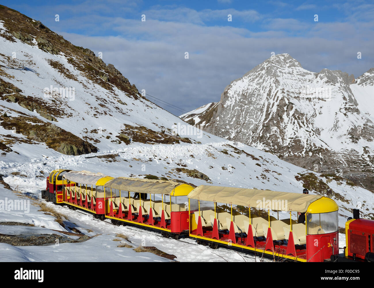 Petit train sur rails Banque de photographies et d’images à haute ...
