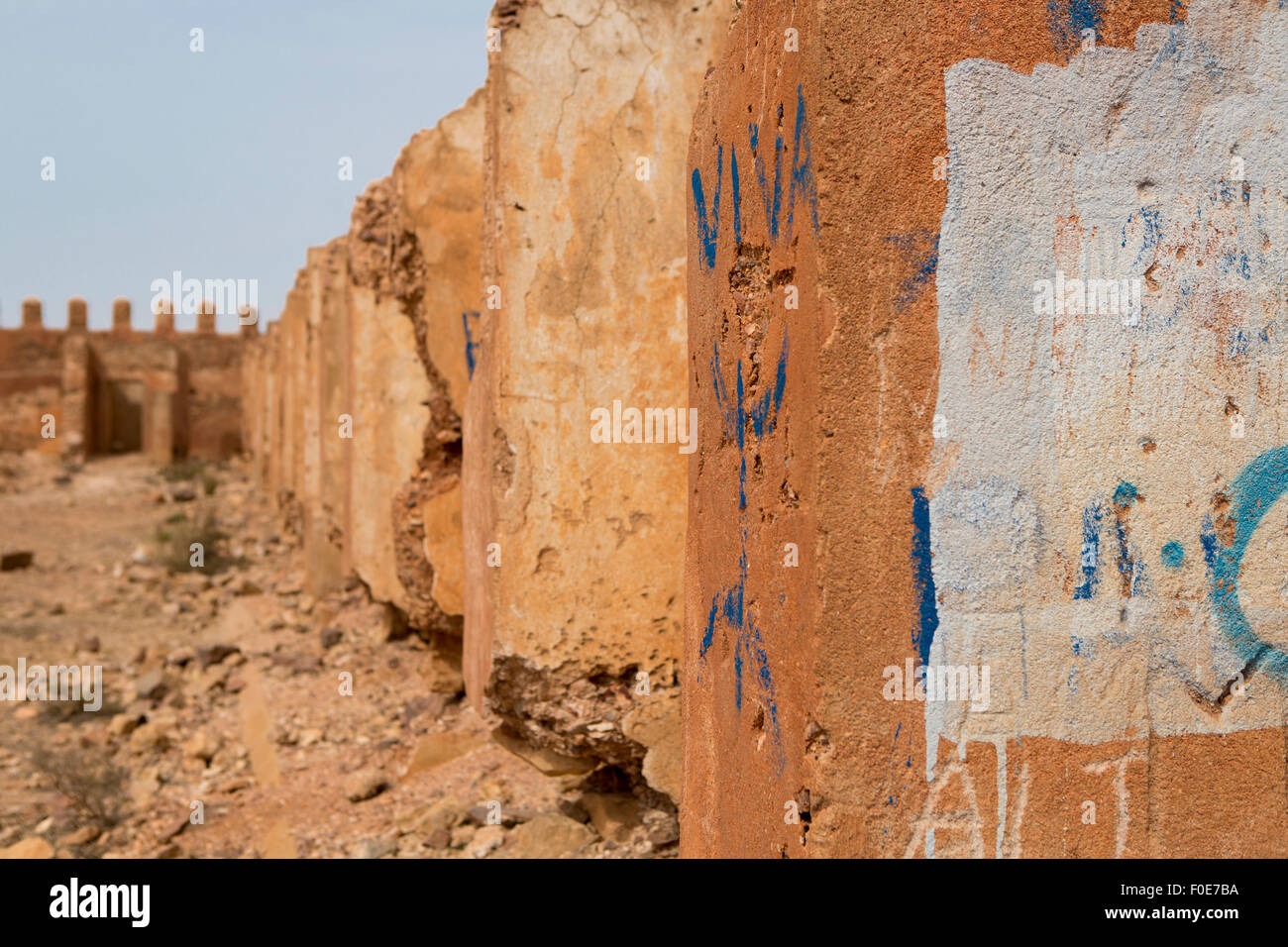 Detail of old colonial fort in mirleft Banque de photographies et d ...